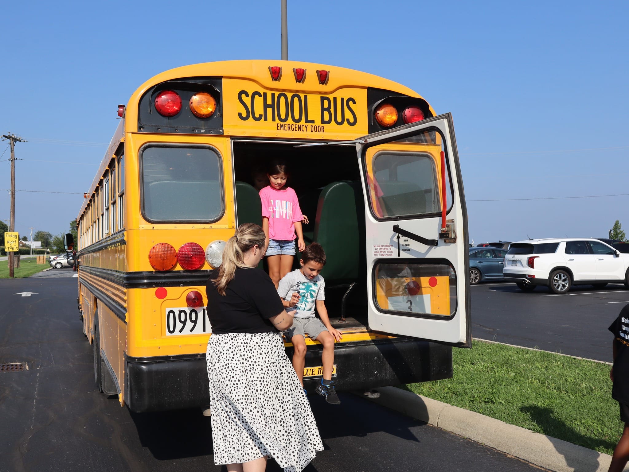 HN Elementary Students Practice Timely Bus Safety Drills - 95.3 WKTN ...